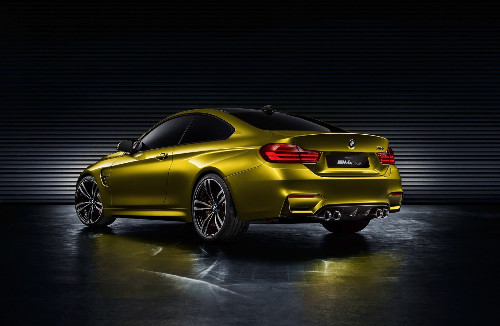 BMW M4 Coupé : des photos et vidéo très proches de la série