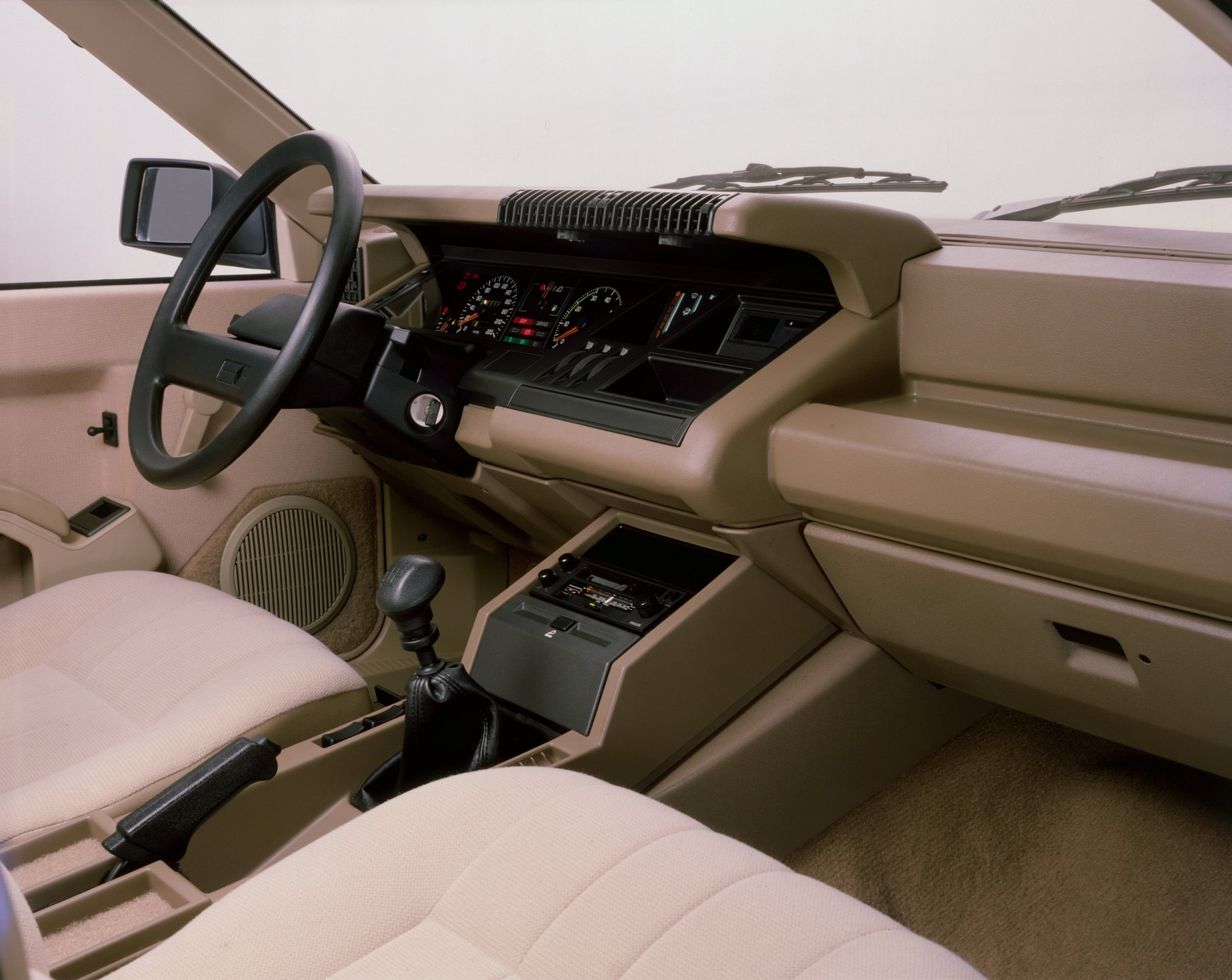 La R25 : L'excellence à la Française par Renault